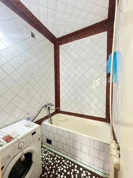 Чиланзар 18кв 3/3/4 общая площадь:65м2 
Цена: 72000$