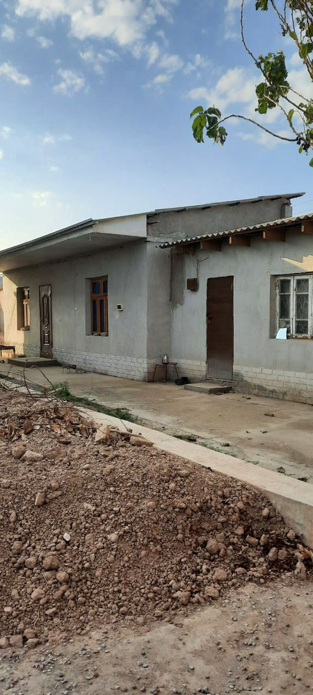Uchastka uy sotiladi