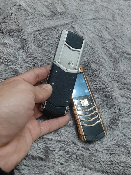 Vertu signature telefon