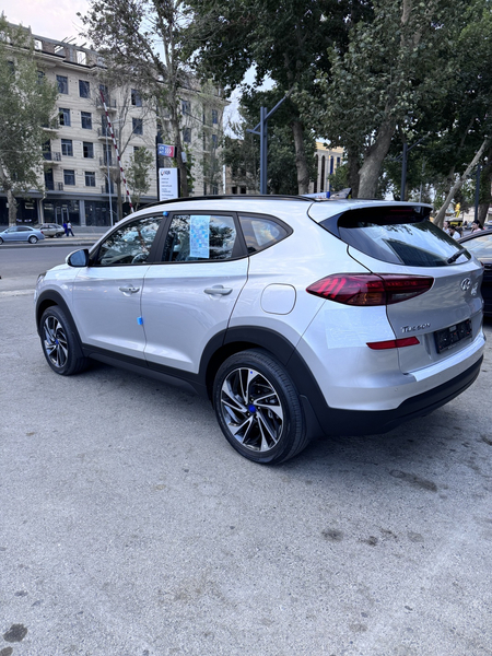 HYUNDAI TUCSON Ishlab chiqarilgan yili 2020 moshina tozza yangi