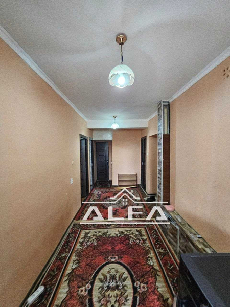 3 xonali 80m² 3-qavat sotiladi.