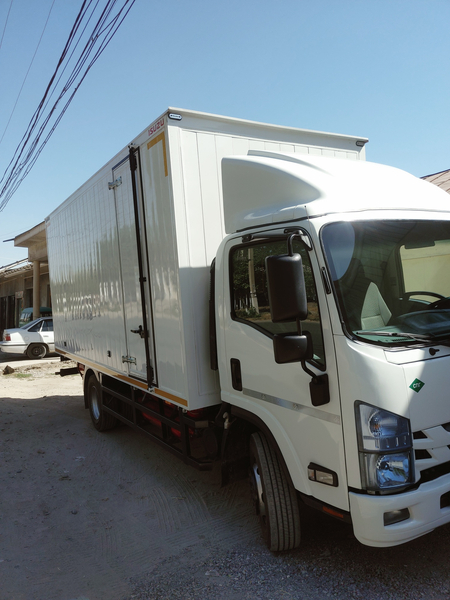 Isuzu sotiladi npr75  yili 2009 terilgan