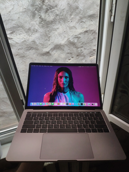 MacBook PRO. Touch Bar/Touch iD. В идеальном состояние.