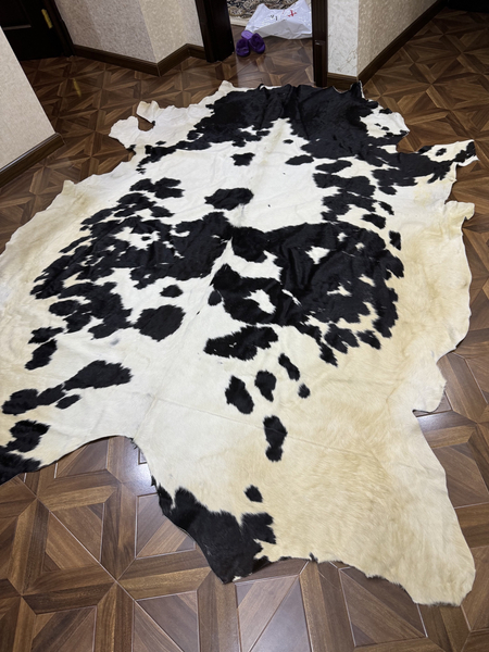 Ковер из кожи коровы