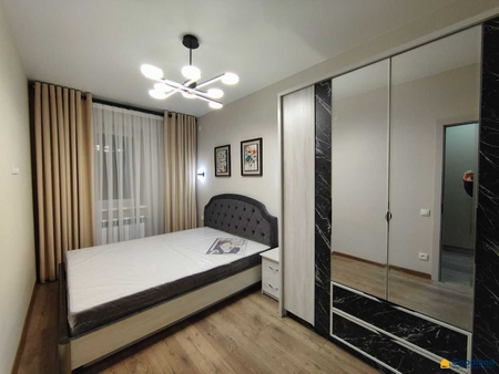 В Яккасарайском районе (на Бабура) продается 3х ком. квартира (J 1164)