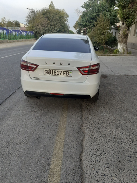 Lada vesta sotiladi