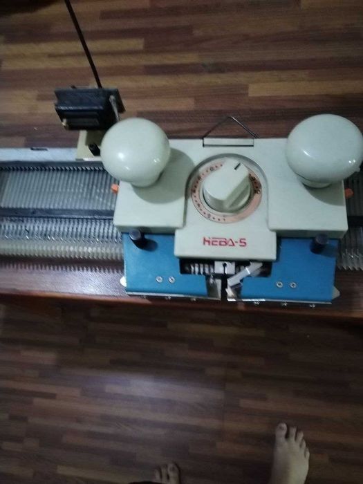 Продам классную вязальную машину Нева-5