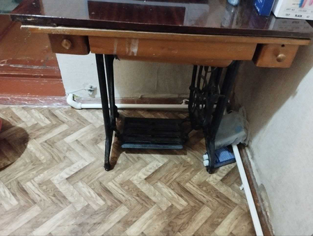 старинный шифоньер, буфет и швейная машинка ножная  (подольск)