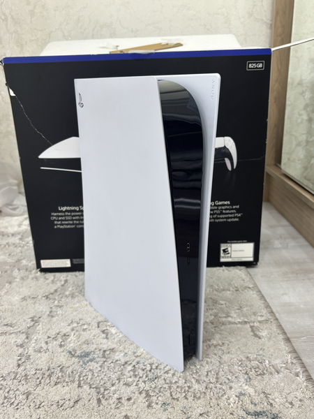 PS5 без дисковода в идеальном состоянии