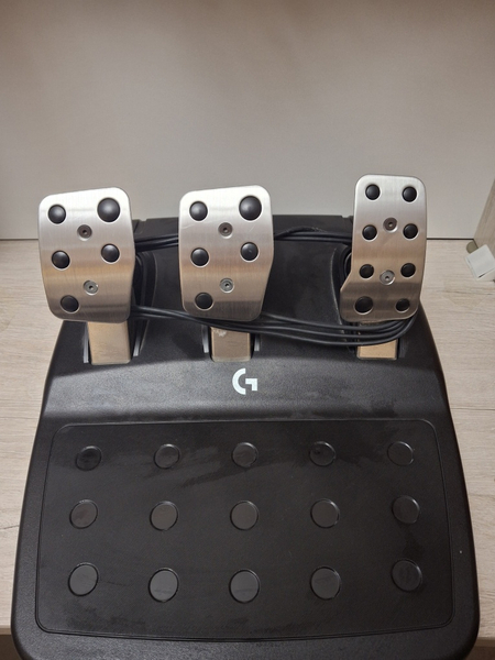 Продам руль Logitech G920