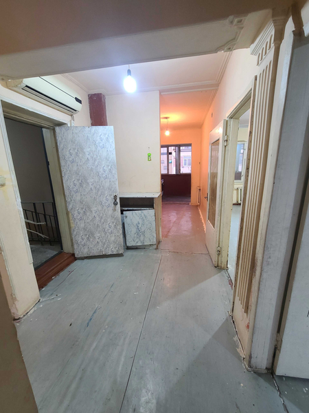 Продам без маклера 3/4/4 77-серия комнаты разделные,кирпичный70.000$