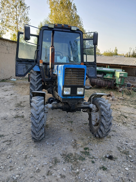 MTZ 82,1 traktori soz holatda hamma joyi ishlaydi idiyalni  yangidek .