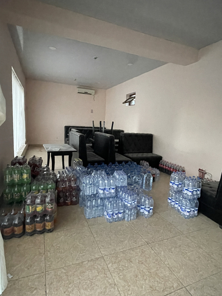 Fast food kafe arendaga beriladi 100$