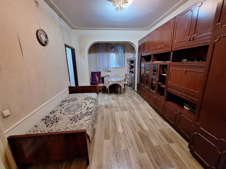 Продается Чиланзар-2 квартал 2/2/4