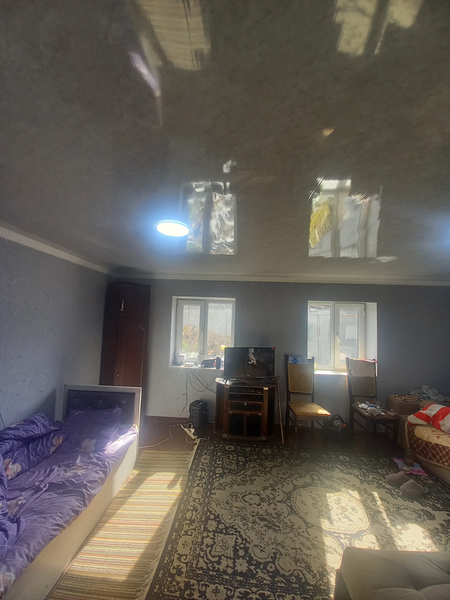 Срочно продаётся участок в чирчике 3 соток 3 ком