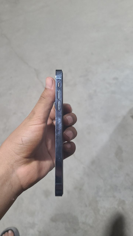 IPhone XR 13 qilingan 128 holati yaxshi