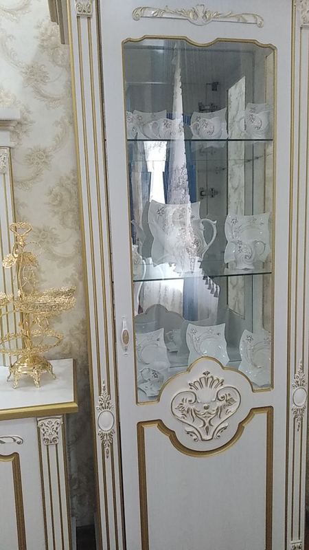 Мебель для гостиной. Стол и стулья