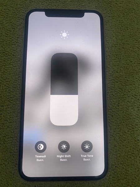 iPhone 11 Pro ..