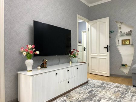 3-комнатная кв., 65м², кирпичный дом, м. БИЙ,Рядом Буз базар.Срочно!