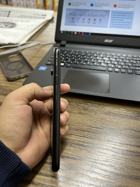 iPhone XR 128 LL/A space black