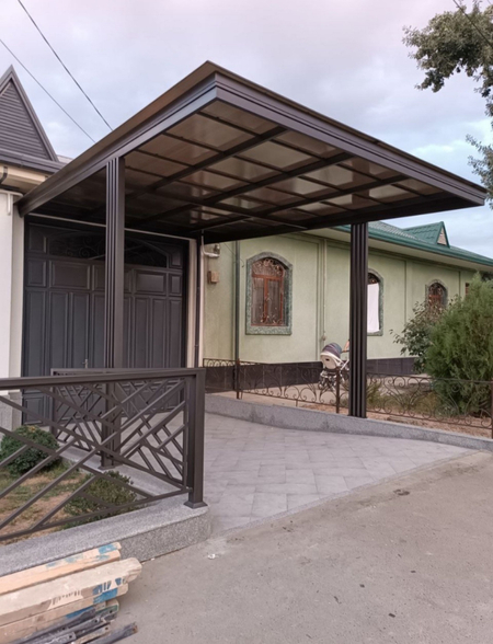 Naves darvoza reshotka panjara