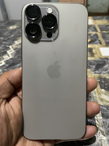 Iphone 15 pro max luks dubay kopiya