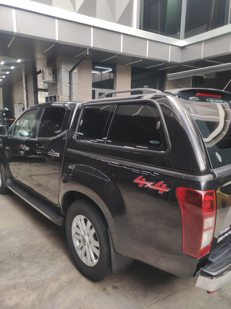 Пикап ISUZI  D-MAX автомат 2023