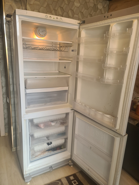 Продаётся холодильник
