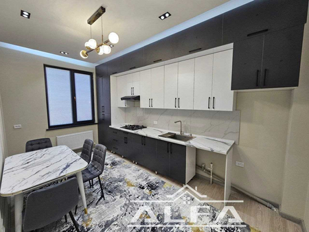 3 xonali 80m² 5-qavat sotiladi.