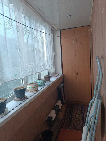 МЕТРО ОЙБЕК Срочно продаётся 2/6/9/60м2 квартира
