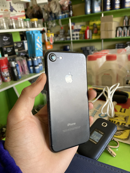 Iphone 7 sotiladi