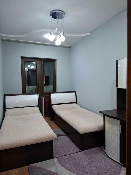 Паркентский ул.Ген Петрова 77-серия 4(5)-комнатная 3/4 80 м² ремонт