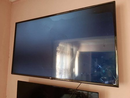 LG televizor 55lik + kranwteyn