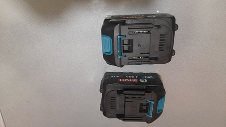 Аккумуляторы li-ion biyoti 4000AH 20Volt абсолютно новые 2шт +зарядка