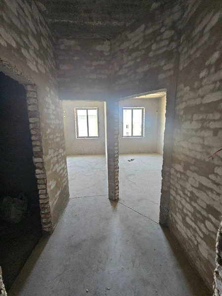1 xonali 42m² 8-qavat sotiladi