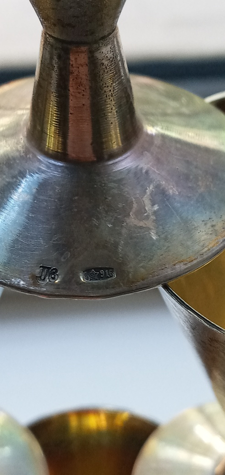 Продам рюмки серебряные 916