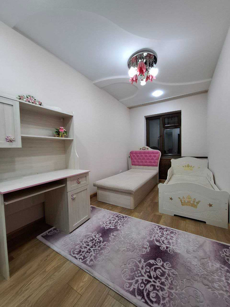 Паркентский ул.Ген Петрова 77-серия 4(5)-комнатная 3/4 80 м² ремонт