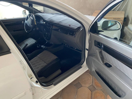 Lasetti 1.8    Benzin