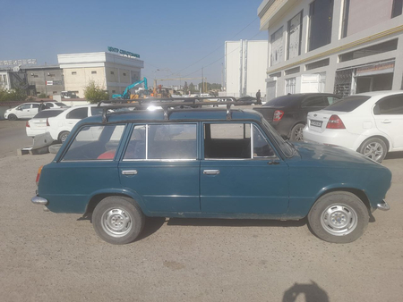 Vaz 2102  crochna sotiladi