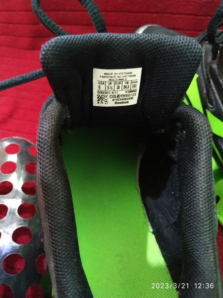Продаются кросовки Reebok ZIG TECH