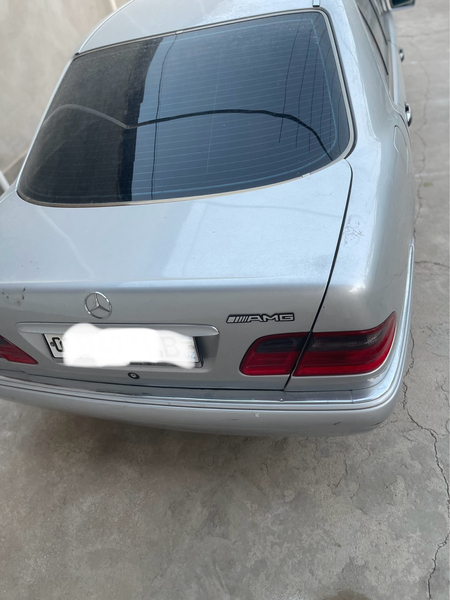Mers 210 Mersedes w 210 Mersedes Benz barter na Spark