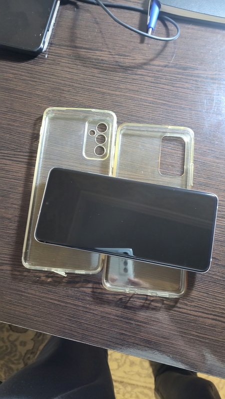 Samsung Galaxy a82 5G 6/128 yoki Samsung Quantum2