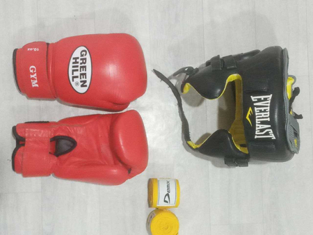 Boks perchatka satiladi