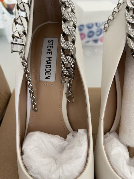Продаются женские туфли, Steve Madden