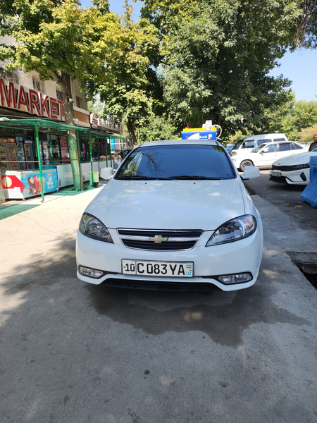 Продаётся своя жентра 2позиция.не бита не крашеная пробег 45000.км.