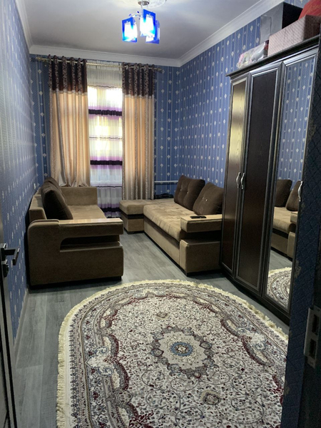 Продам чиланзар 19. Трёх комнатная. Балкон 1,5*6