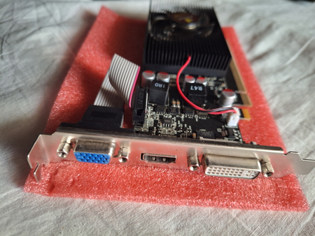 1024M 128bit D3 geforce GT220 videokarta