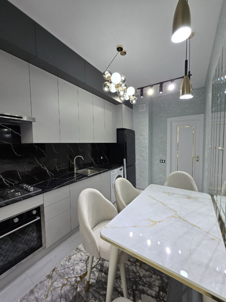 Продается 3 ком. Квартира по ул. Титова площадью 85 кв.м.