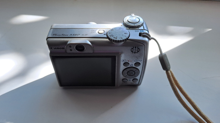 цифровой фотоаппарат .  Canon powershot a560