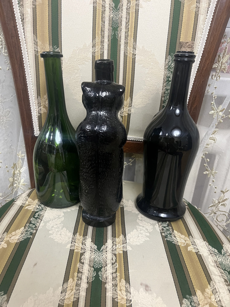Бутылки . Стариные .